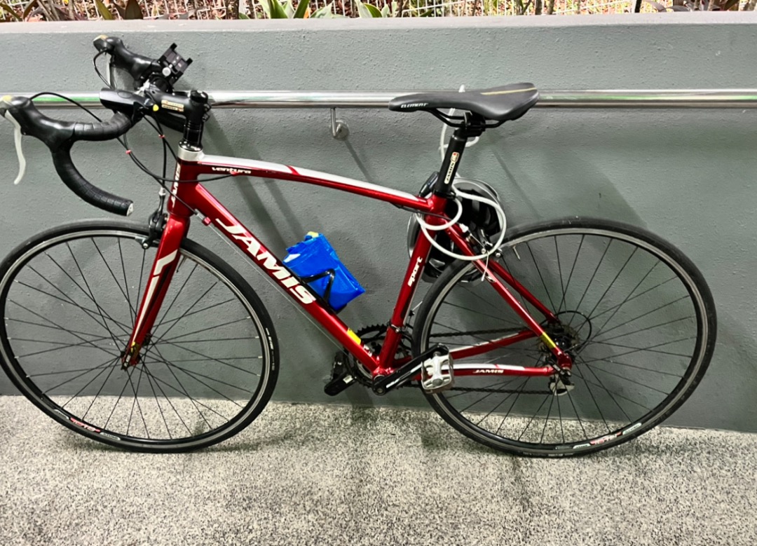 Jamis Roadbike, Sports Equipment, Bicycles & Parts, Bicycles on Carousell