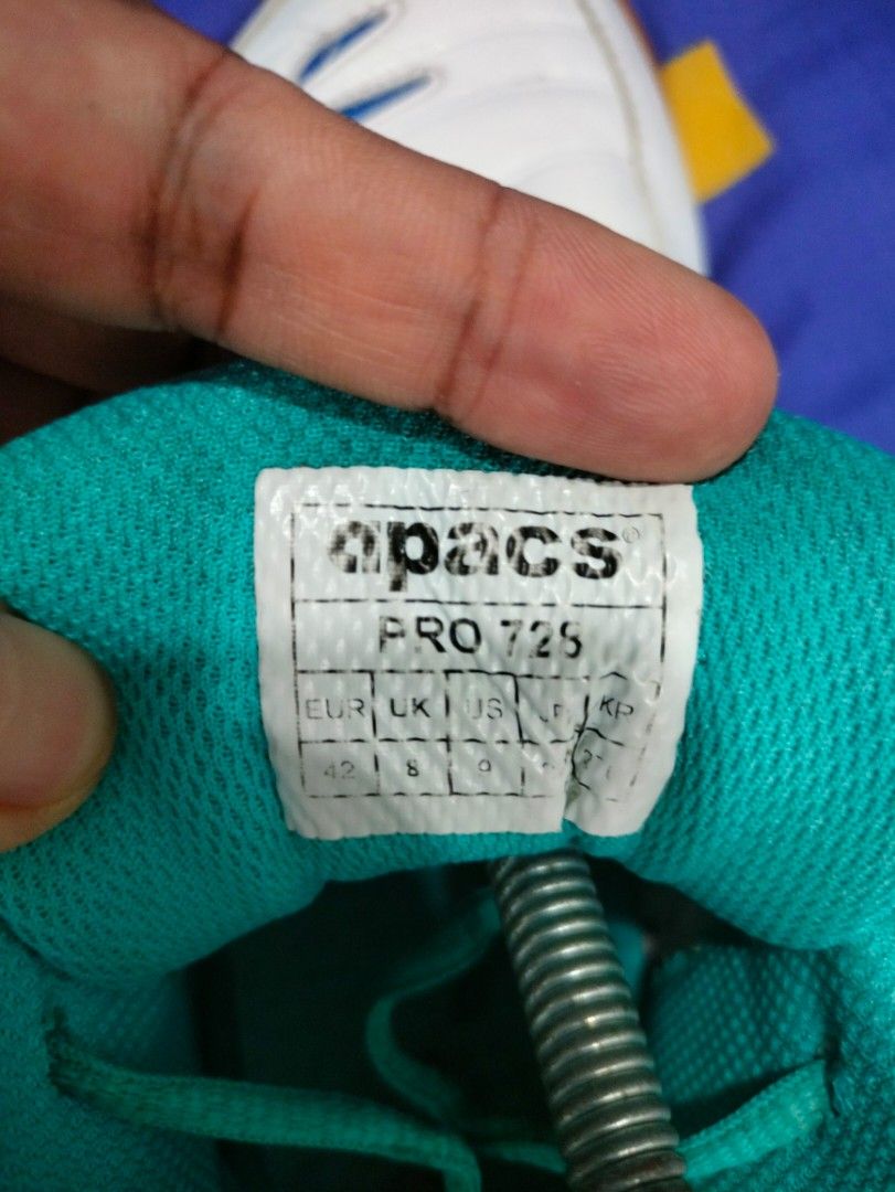 Kasut badminton apacs 8uk, Men's Fashion, Footwear, Casual shoes on ...