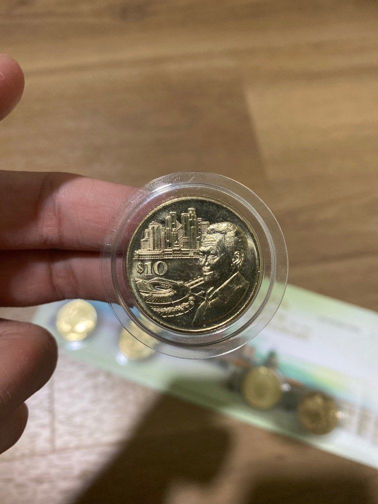 Lee Kuan Yew commemorative coin, Hobbies & Toys, Memorabilia ...