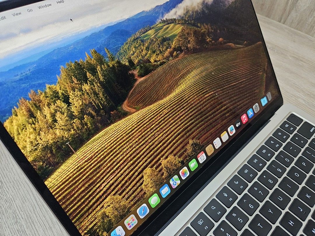 Apple Macbook Air 13 2023 M2 / Gold / Laptop / 60+ battery cycle count ...