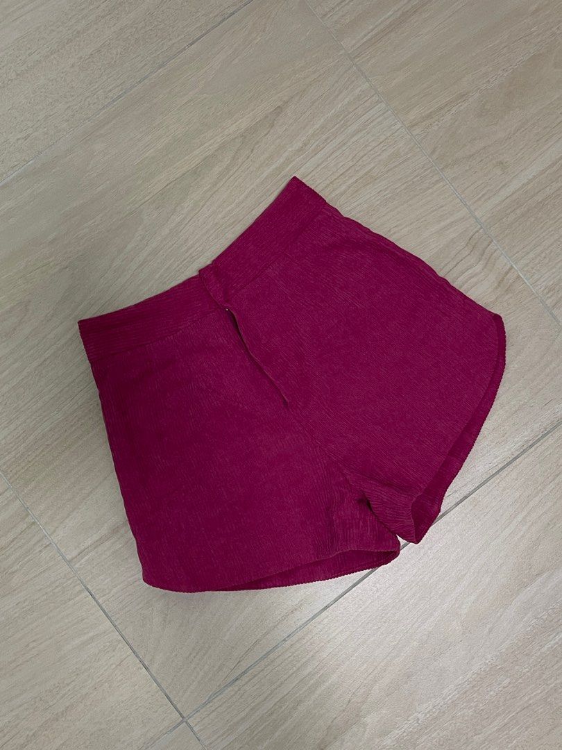 Maroon Shorts, Women's Fashion, Bottoms, Shorts on Carousell
