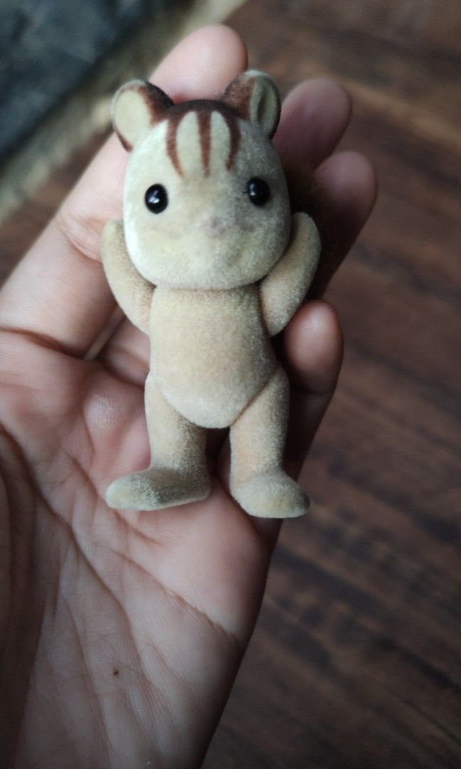 ORI! SYLVANIAN FAMILIES WALNUT SQUIRREL FIGURE FIGUR MAINAN ANAK NOT ...