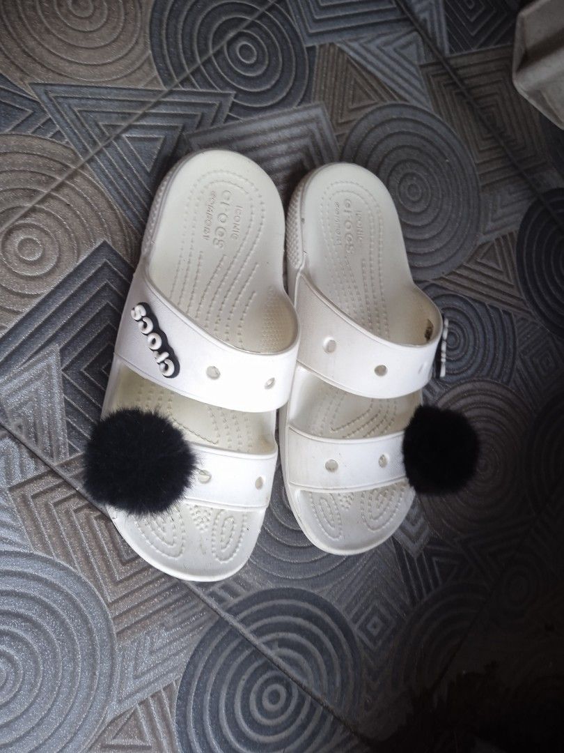 Original crocs, Women's Fashion, Footwear, Slippers and slides on Carousell