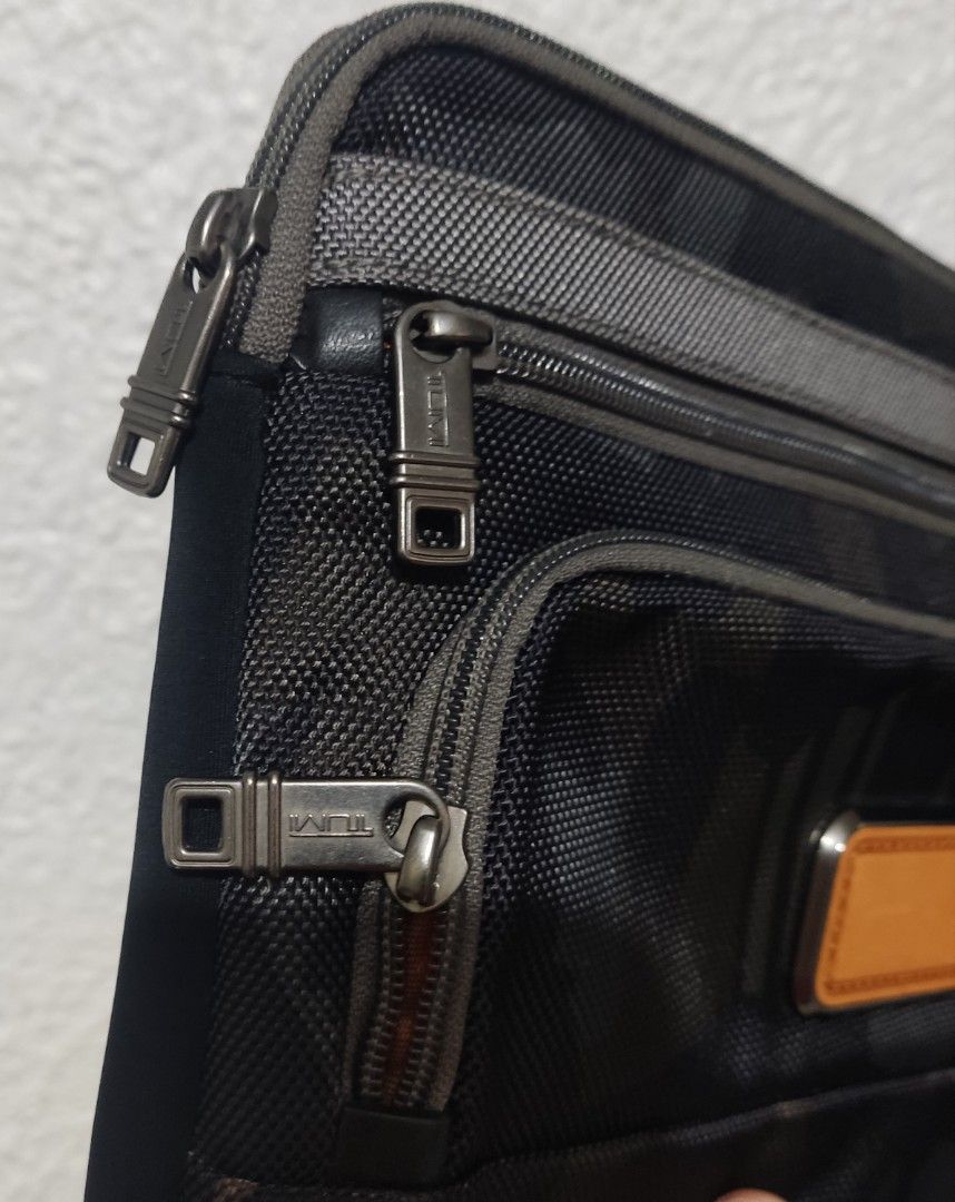 Original TUMI Alpha 2 Tablet Sleeves/Pouch, Men's Fashion, Bags, Belt ...
