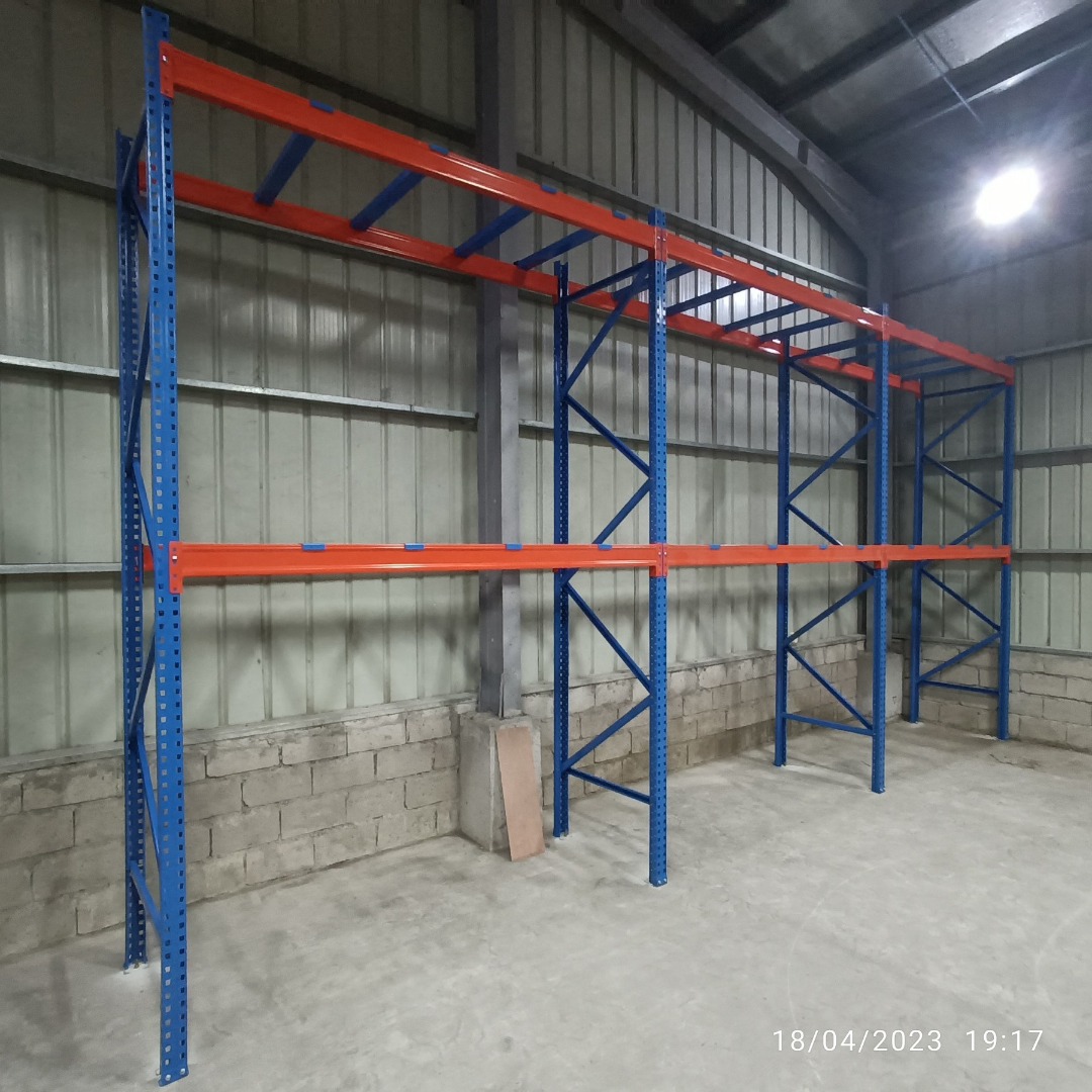 Pallet Rack for Warehouse - 2 tons Capacity, Furniture & Home Living ...