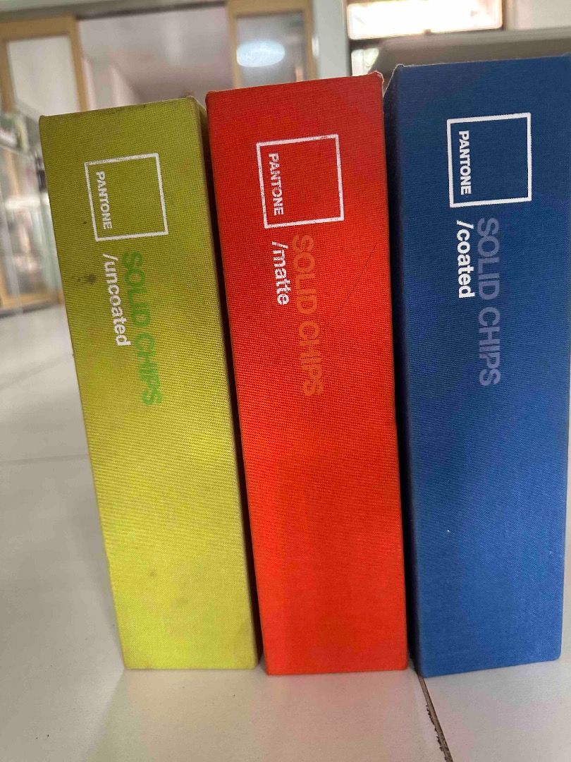 PANTONE solid chips (Coated+Uncoated+Matte), 興趣及遊戲, 手作＆自家設計, 工藝用品及工具 ...