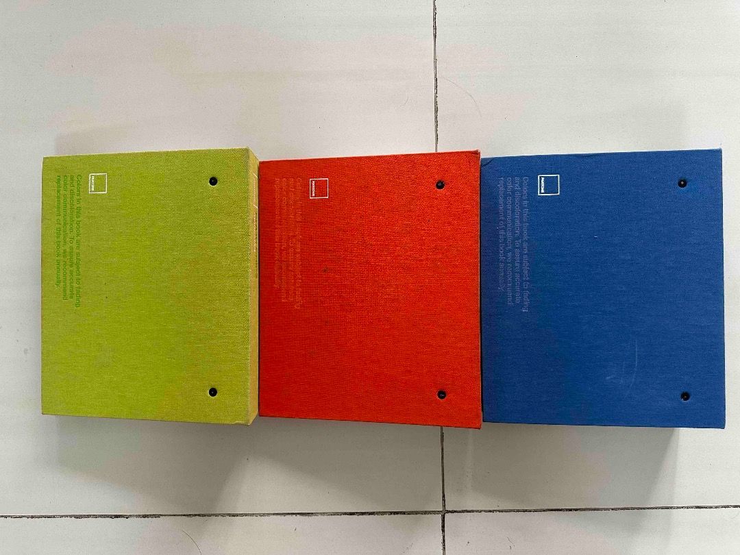 PANTONE solid chips (Coated+Uncoated+Matte), 興趣及遊戲, 手作＆自家設計, 工藝用品及工具 ...
