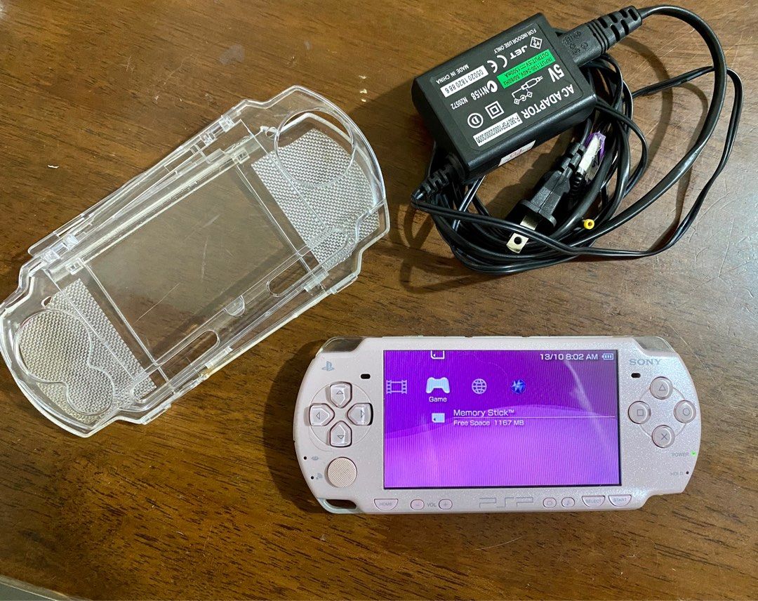 Psp slim 2000 pink, Mobile Phones & Gadgets, Other Gadgets on Carousell