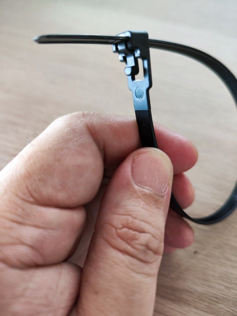Removable cable ties, Furniture & Home Living, Home Improvement ...