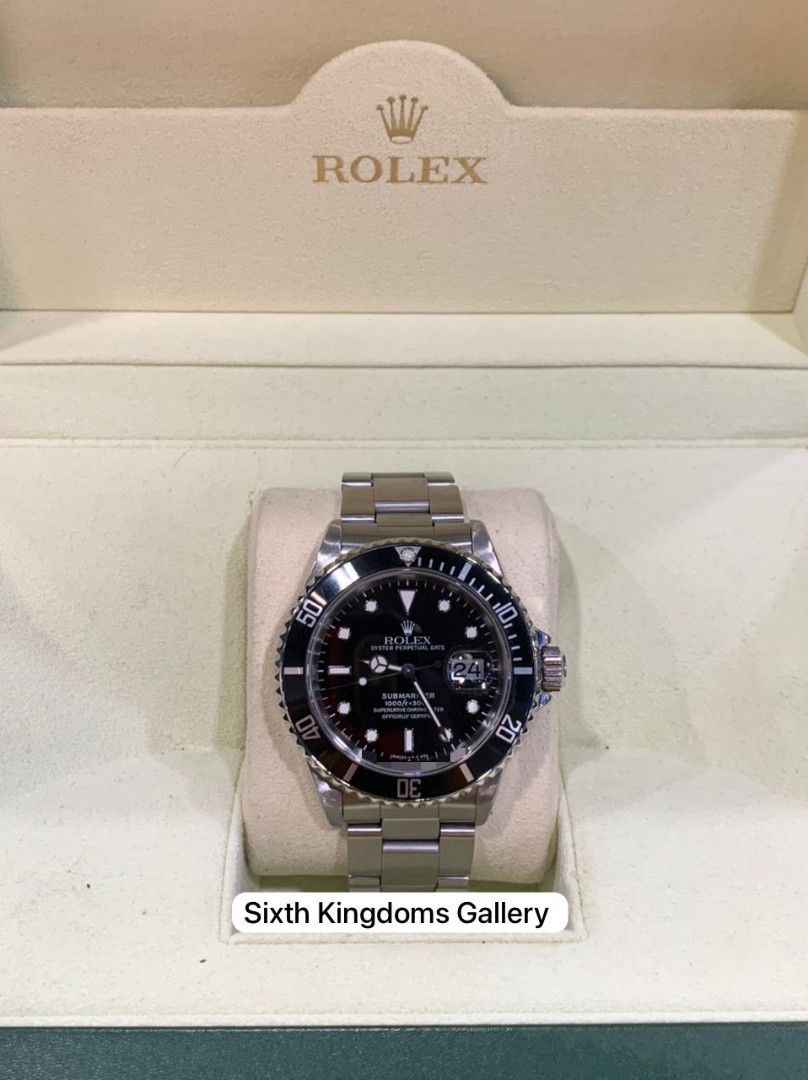 Rolex Submariner Date 40mm 16610LN, Luxury, Watches on Carousell