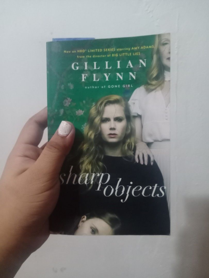 Sharp Objects by Gillian Flynn, Hobbies & Toys, Books & Magazines ...
