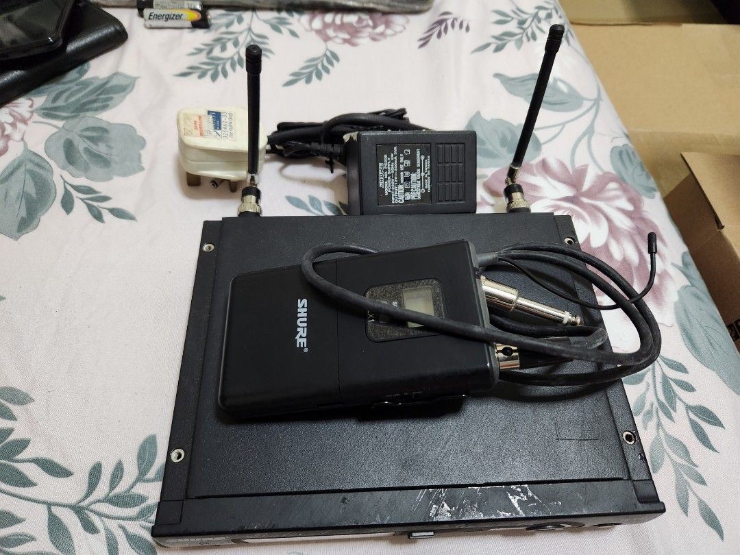 Shure LX4 Receiver and LX1 transmitter with audio jack wireless, Audio ...