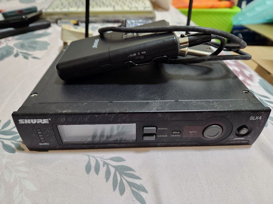 Shure LX4 Receiver and LX1 transmitter with audio jack wireless, Audio ...