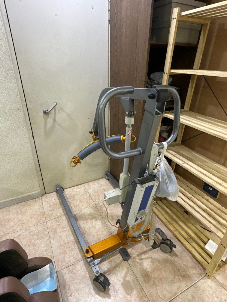 Sun lift Mobile hoist with Body sling, Health & Nutrition, Assistive ...