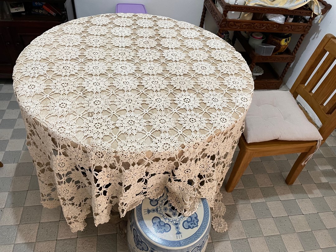 Taplak Meja Rajut ( Penutup Kursi), Perabotan Rumah di Carousell