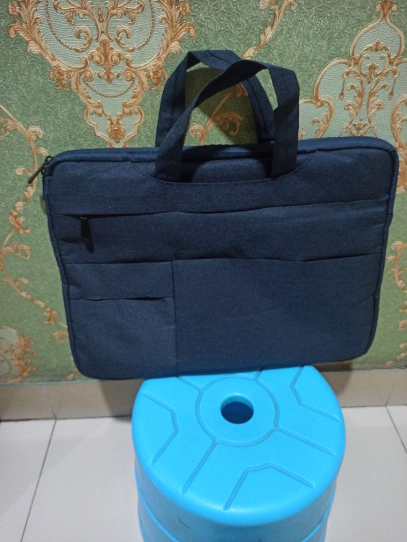 Tas Tenteng Laptop, Fesyen Wanita, Tas & Dompet di Carousell