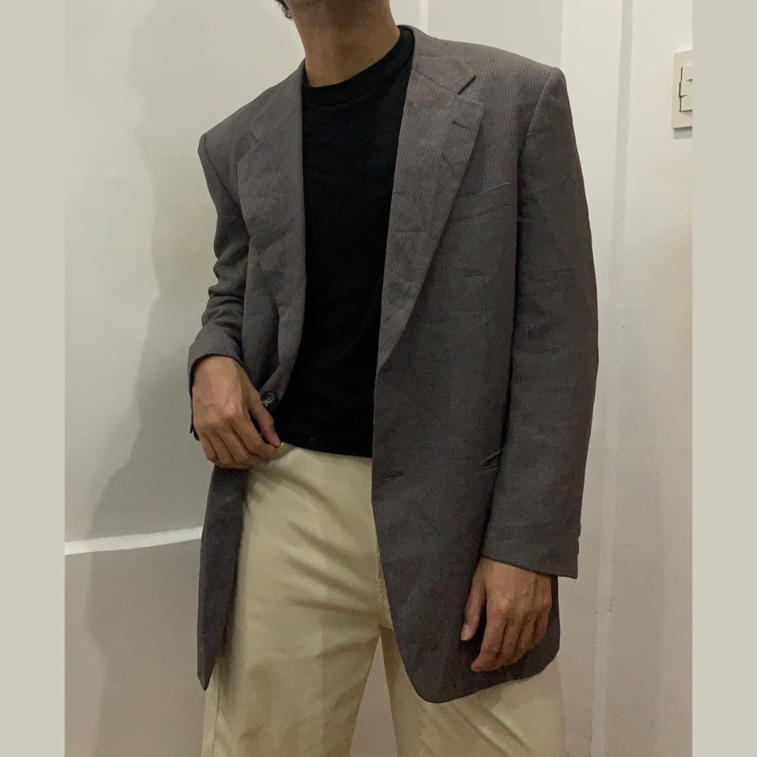 THRIFTED Gray Blazer, Men's Fashion, Coats, Jackets and Outerwear on Carousell