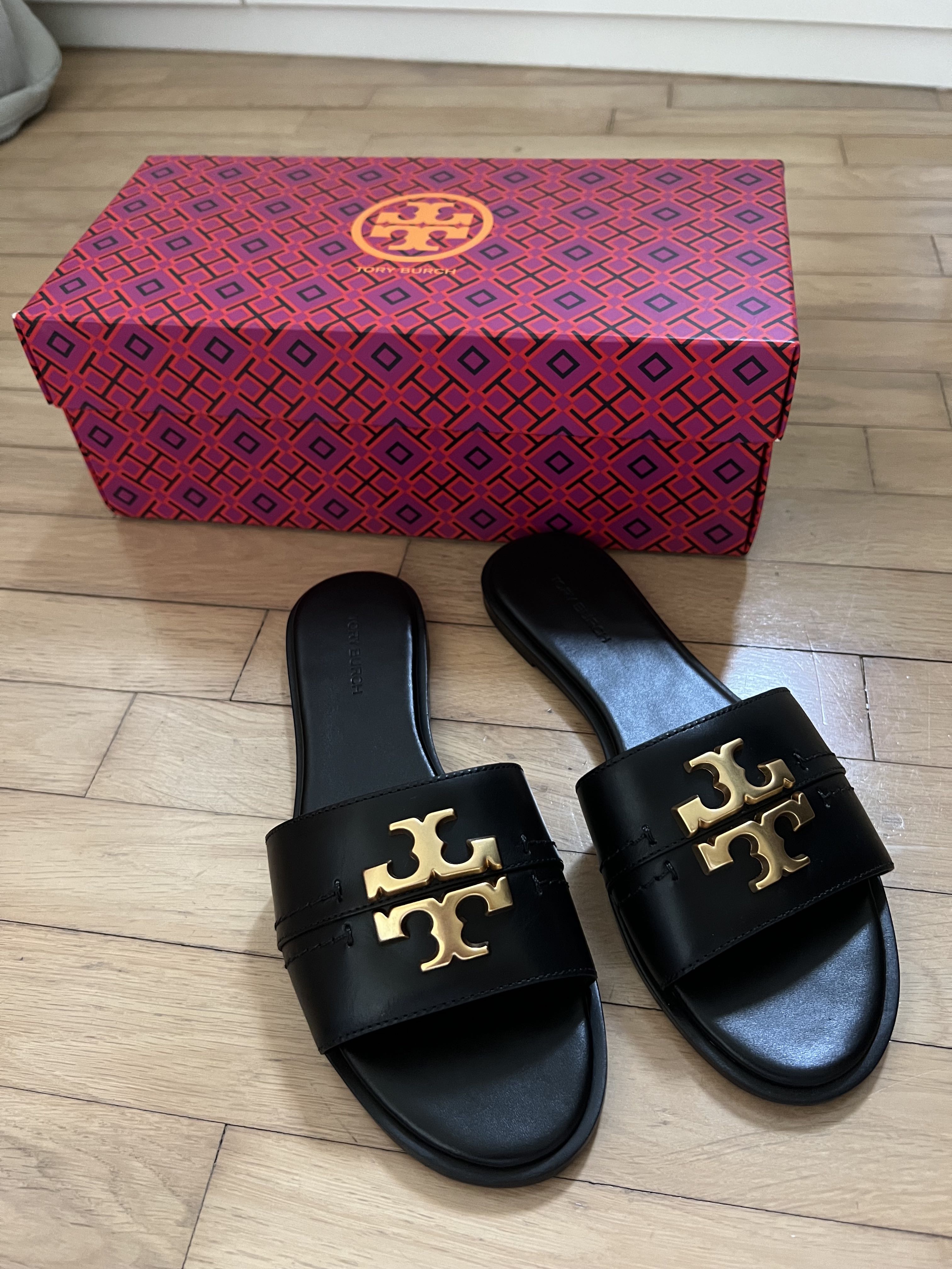 Tory Burch Everly Slides, Luxury, Sneakers & Footwear on Carousell