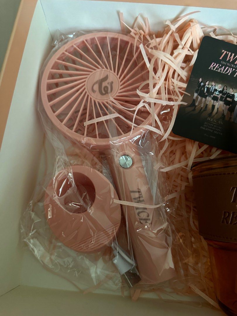 Twice Ready to Be VIP Package, Hobbies & Toys, Memorabilia ...