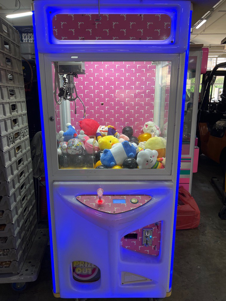 Used Toy Catcher a.k.a UFO Claw Machine, Hobbies & Toys, Toys & Games ...