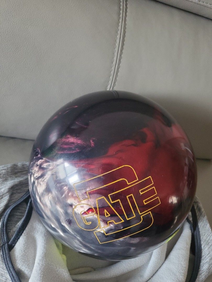Used storm gate bowling ball 13 pounds, Sports Equipment, Sports ...