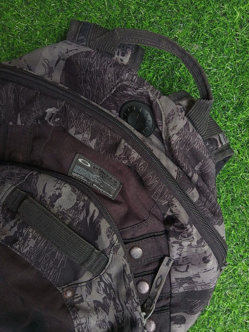 Vintage oakley tactical backpack, Men's Fashion, Bags, Backpacks on ...