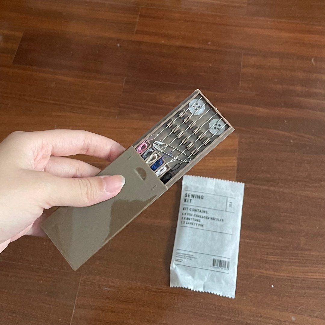 [$0.50 EACH] BN slim sleek portable sewing kit, Hobbies & Toys ...