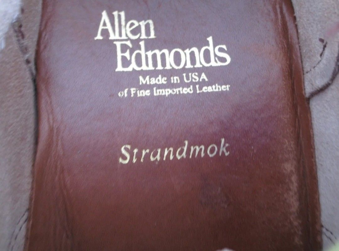 Allen Edmonds Strandmok suede wingtip beige Oxford. 9D, Men's Fashion ...