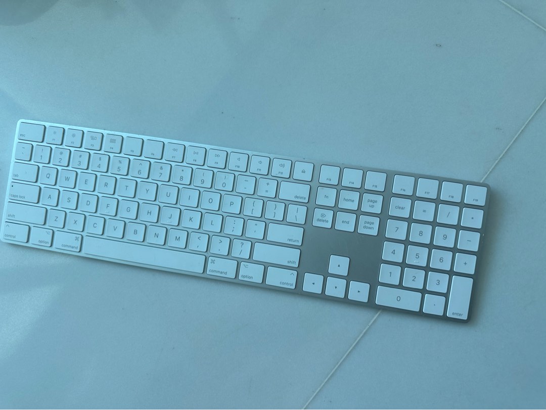 Apple Magic Keyboard wireless Bluetooth, Computers & Tech, Parts ...