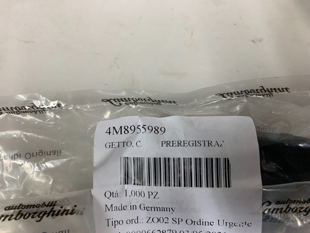 Audi Q8/ Lamborghini Urus 4MN Windscreen Spary nozzle, 汽車配件, 改裝、內外零件 ...