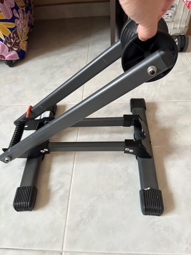 Bicycle wheel stand, Sports Equipment, Bicycles & Parts, Parts ...