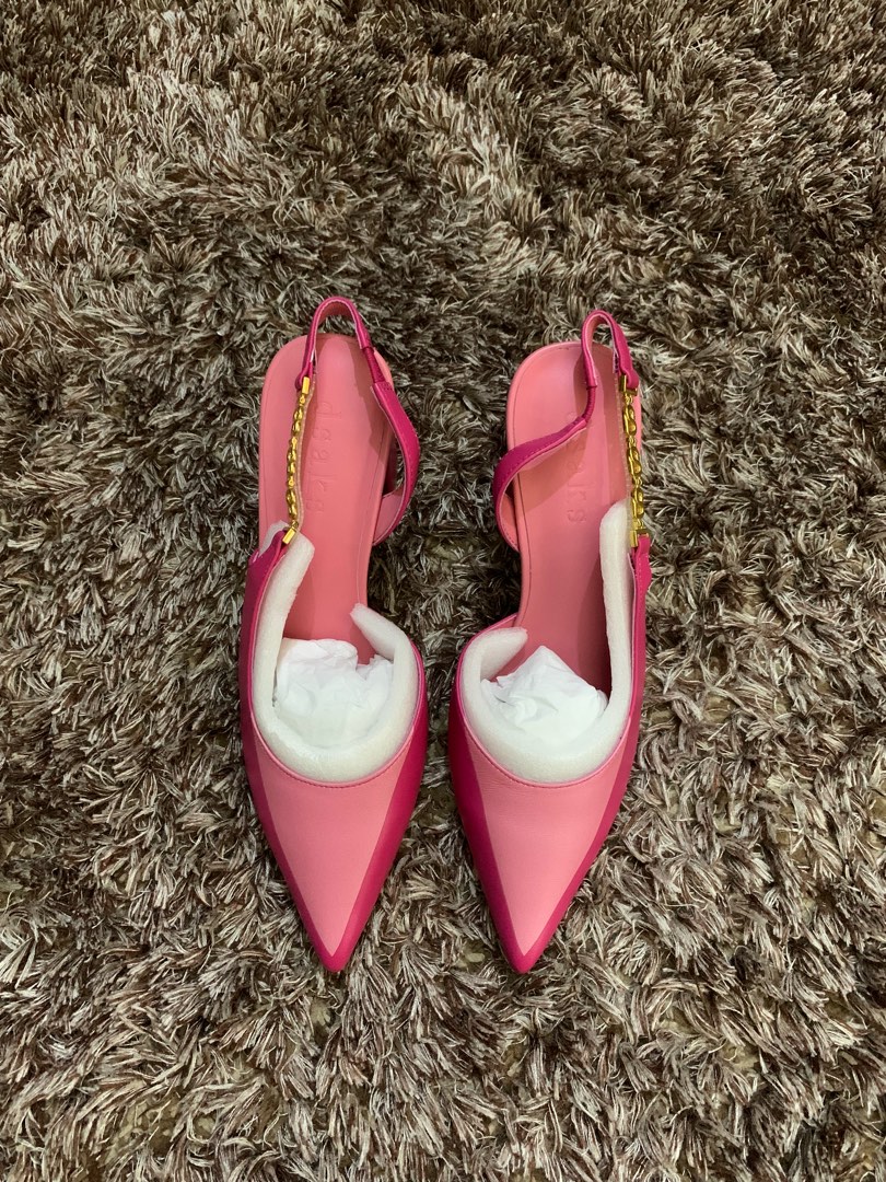BUTTONSCARVES x DSAKS Diana Heels Fuchsia Size 38, Fesyen Wanita ...