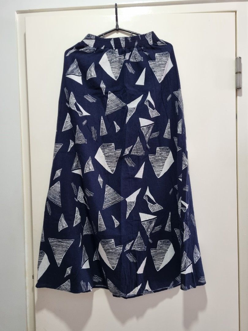 Cloud9 studio long skirt, Women's Fashion, Bottoms, Skirts on Carousell