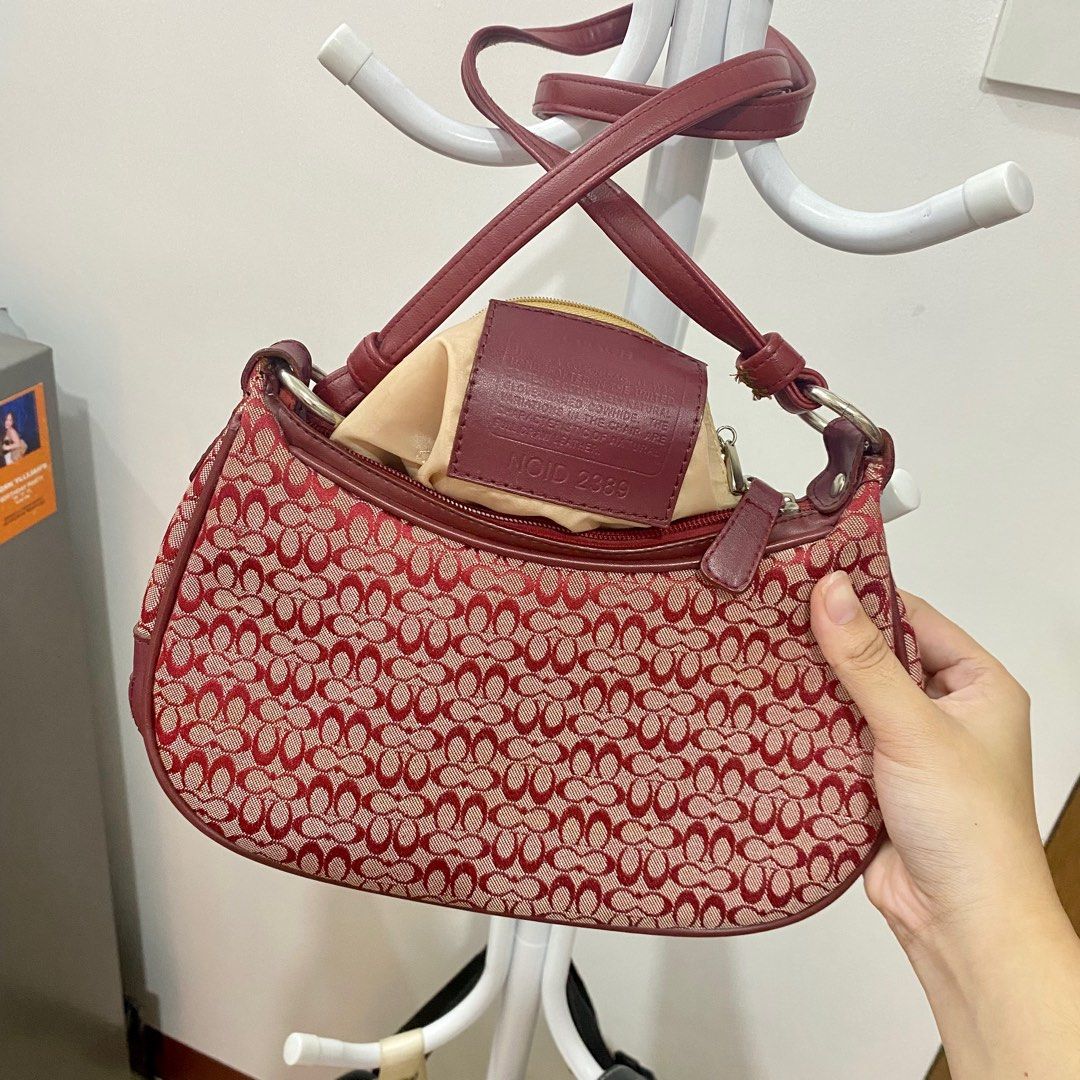 Coach Signature Bag, Luxury, Bags & Wallets on Carousell
