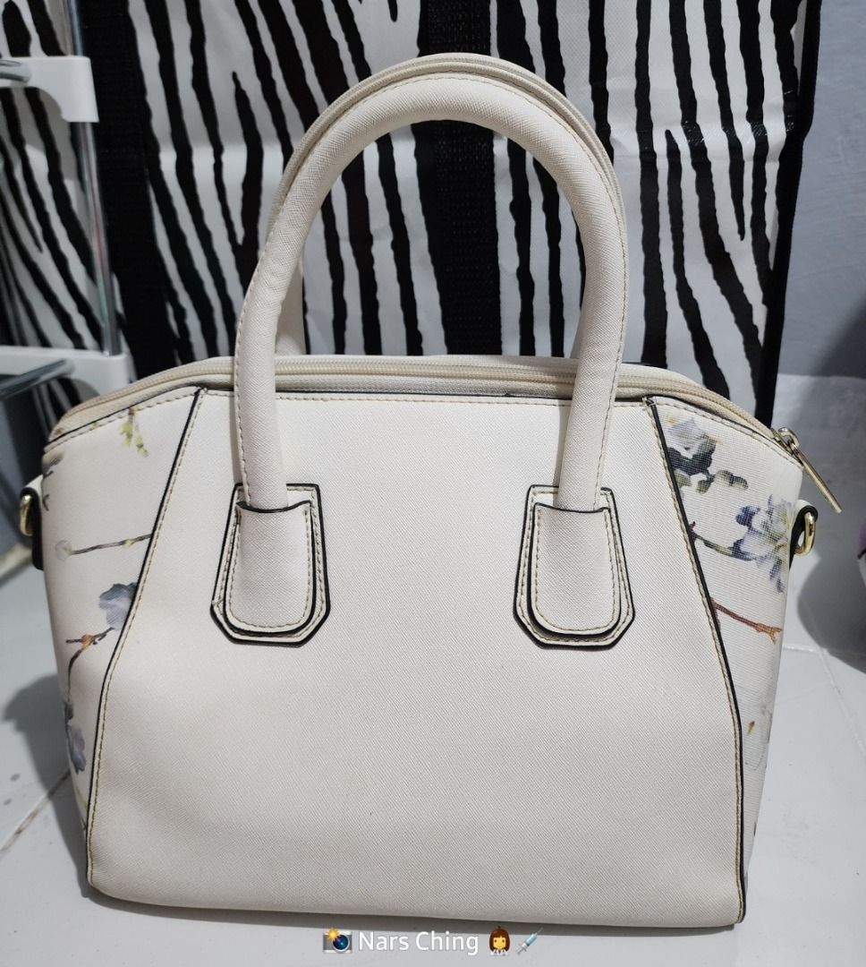 DUSTO BAG, Women's Fashion, Bags & Wallets, Shoulder Bags on Carousell