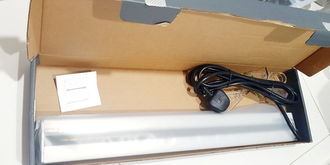 Eubiq E-Track compact power track w ITL4 adaptor, TV & Home Appliances ...