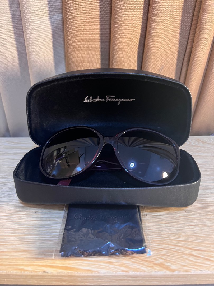 Ferragamo Shades, Women's Fashion, Watches & Accessories, Sunglasses ...