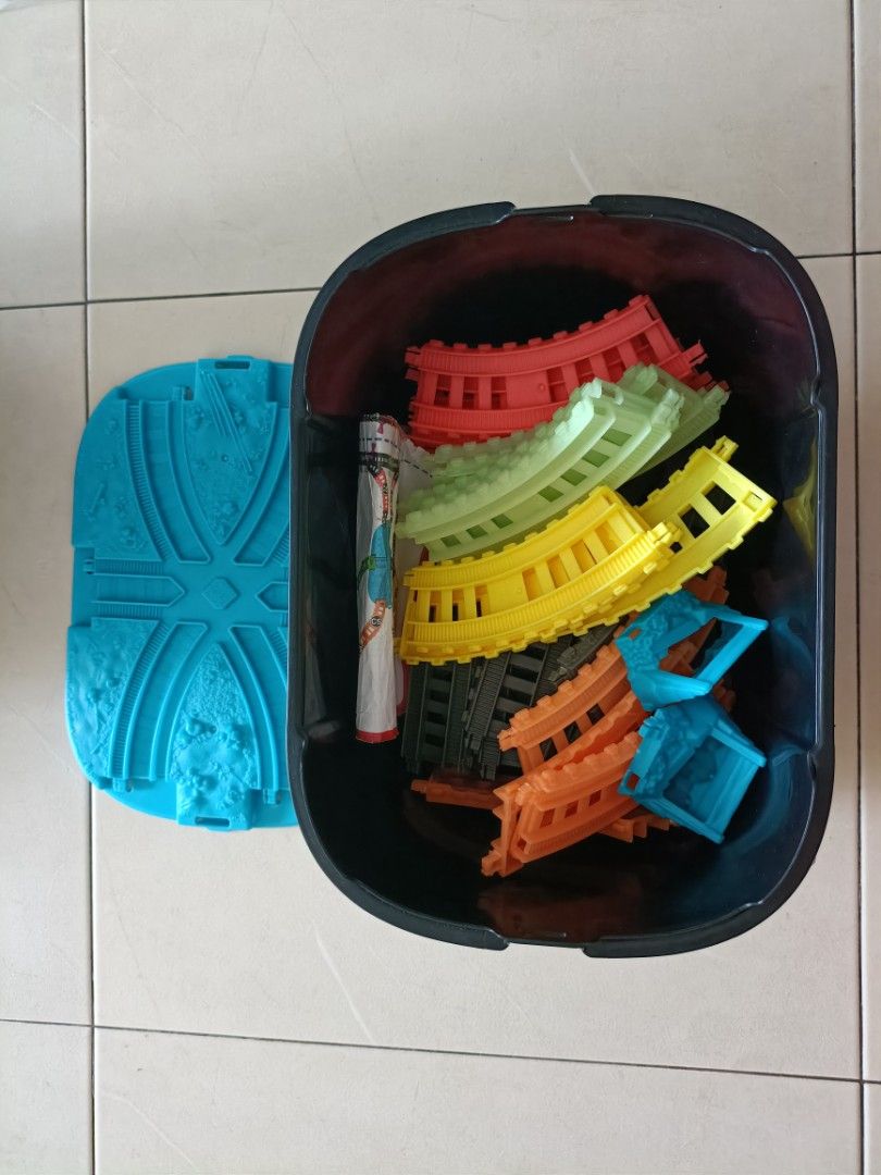 Fisher-Price Thomas & Friends TrackMaster Glowing Track Bucket, Hobbies ...