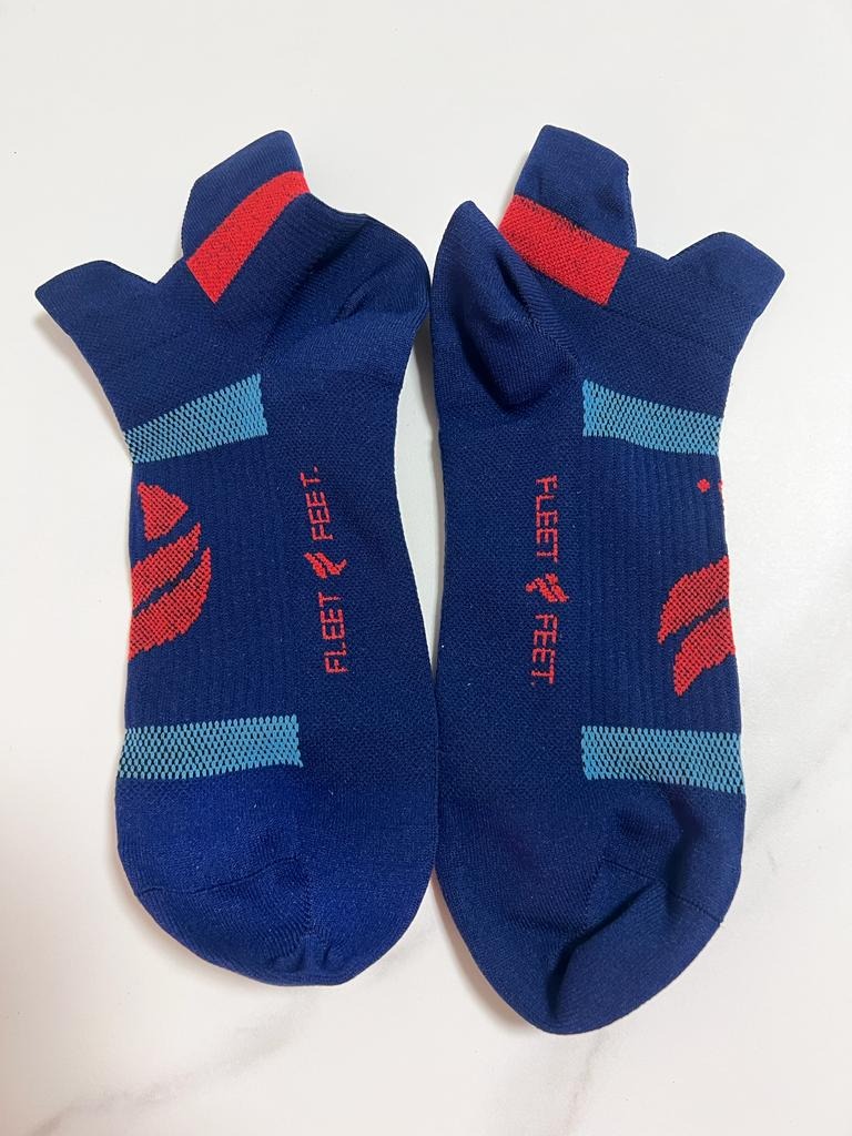 現貨FLEET FEET (Feetures) - Running low cut sport socks 跑步低短筒襪 （Size: 22 ...