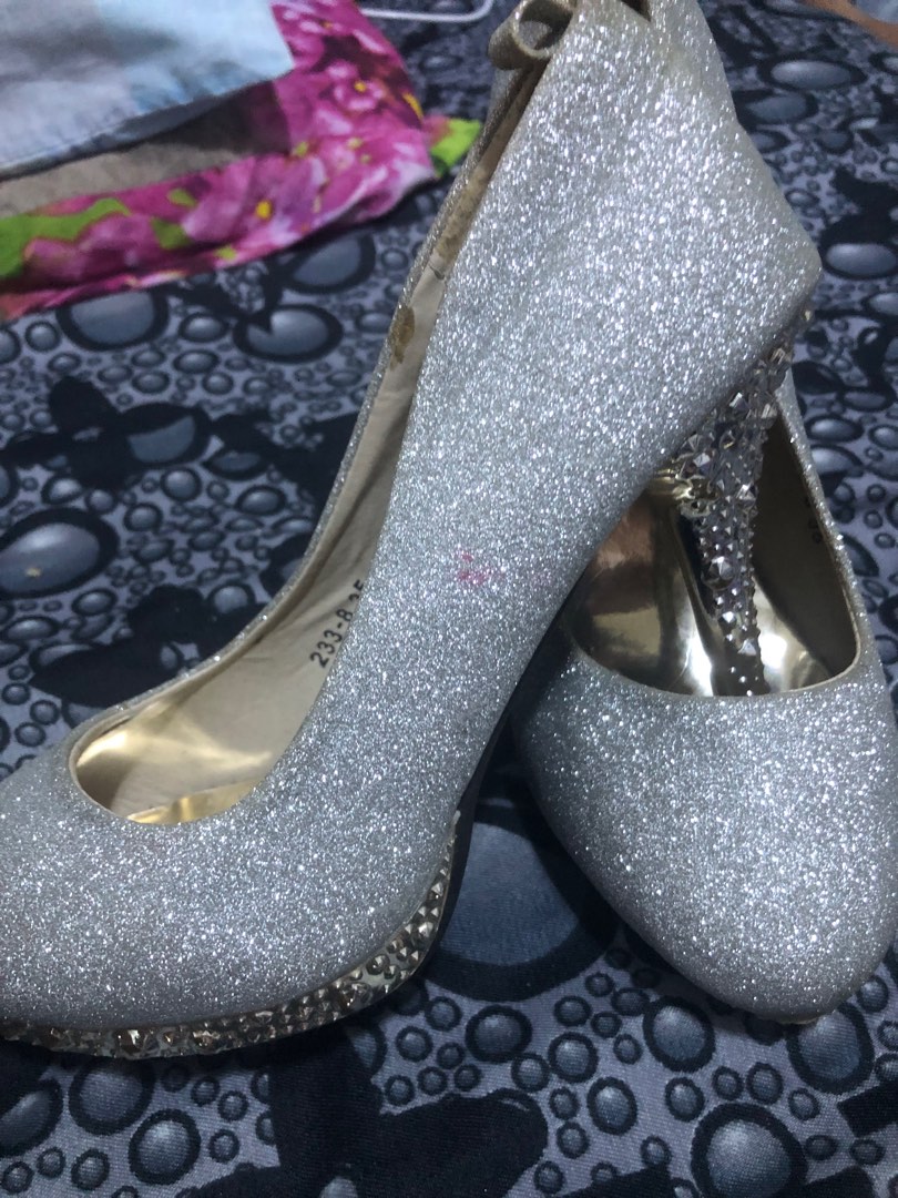 Gray heels 3inch, Women's Fashion, Footwear, Heels on Carousell