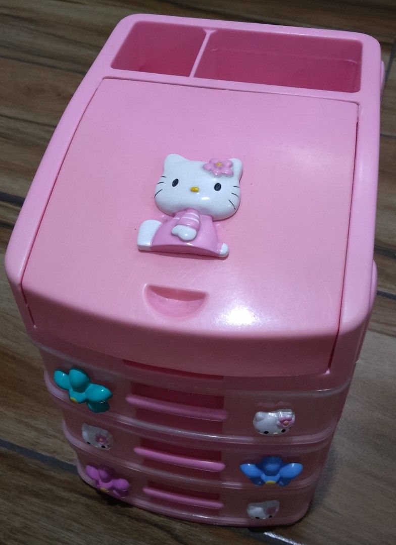 Hello Kitty jewelry/crafts box, Hobbies & Toys, Stationary & Craft ...