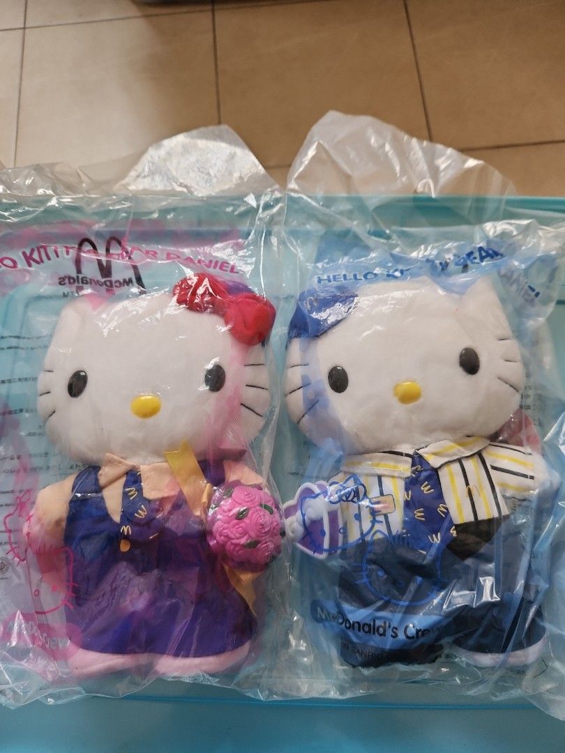 Hello Kitty Plush - couple collection, Hobbies & Toys, Memorabilia ...