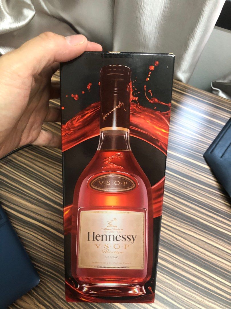 Hennessy VSOP 700ml, Food & Drinks, Alcoholic Beverages on Carousell