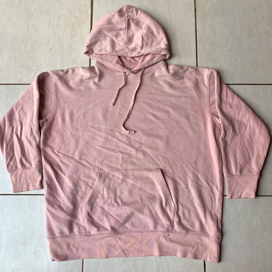 Hoodie Basic Uniqlo, Fesyen Wanita, Pakaian Wanita, Baju Luaran di Carousell