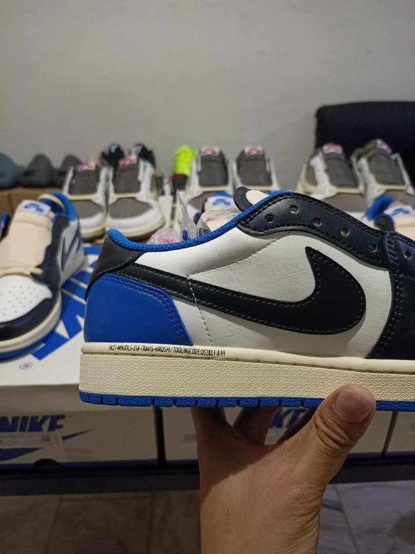 J1 LOW TRAVIS SCOTT " FRAGMENTS", Men's Fashion, Footwear, Sneakers on ...