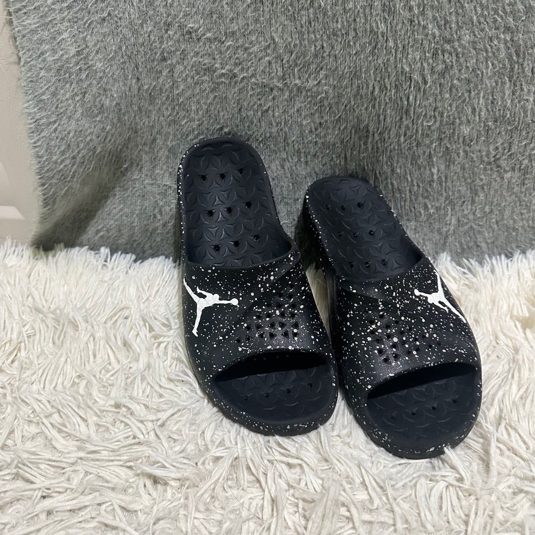 Jordan Slide, Women's Fashion, Footwear, Slippers and slides on Carousell