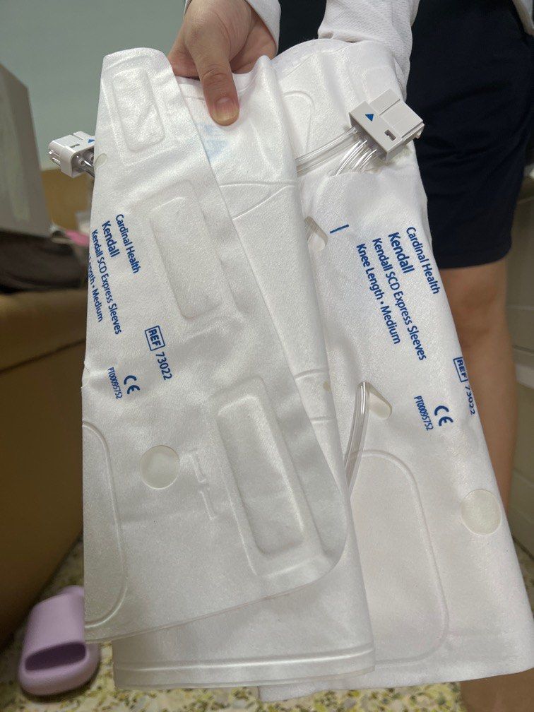 Kendall SCD Express Sleeve - Size M, Health & Nutrition, Assistive ...