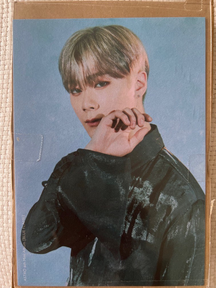 MoonBin Astro photocard, Hobbies & Toys, Memorabilia & Collectibles, K ...