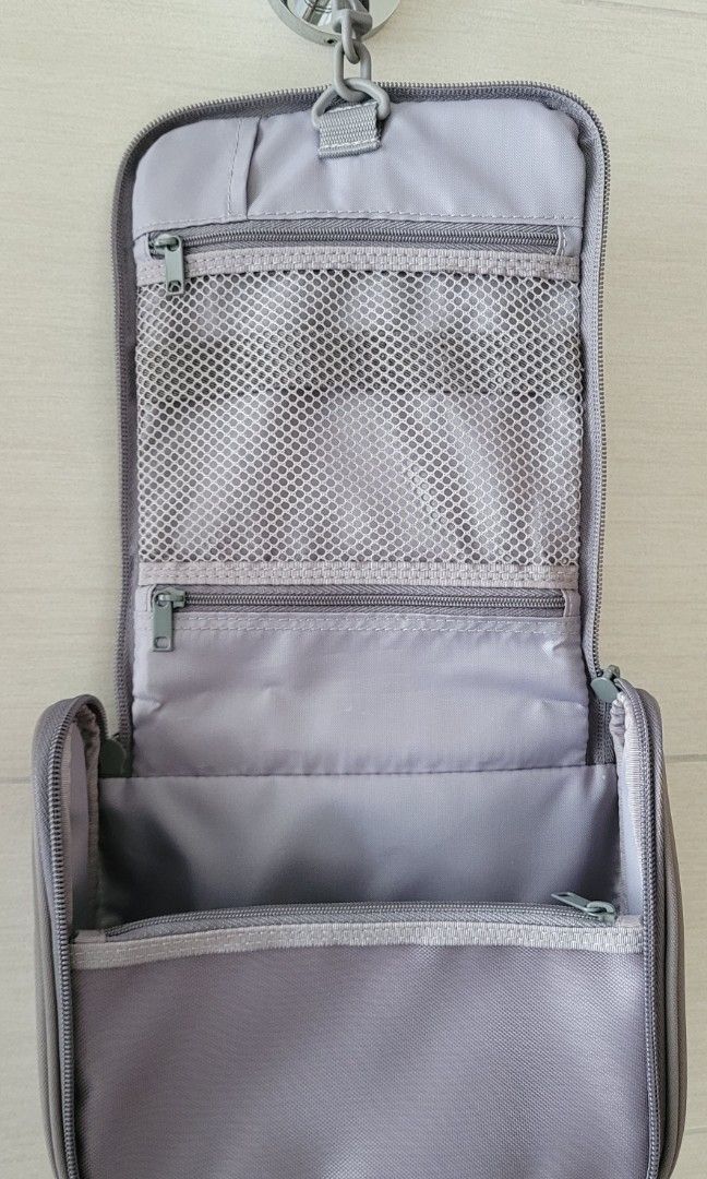 Muji Grey Hanging Box Case / Toiletries Bag, Hobbies & Toys, Travel ...
