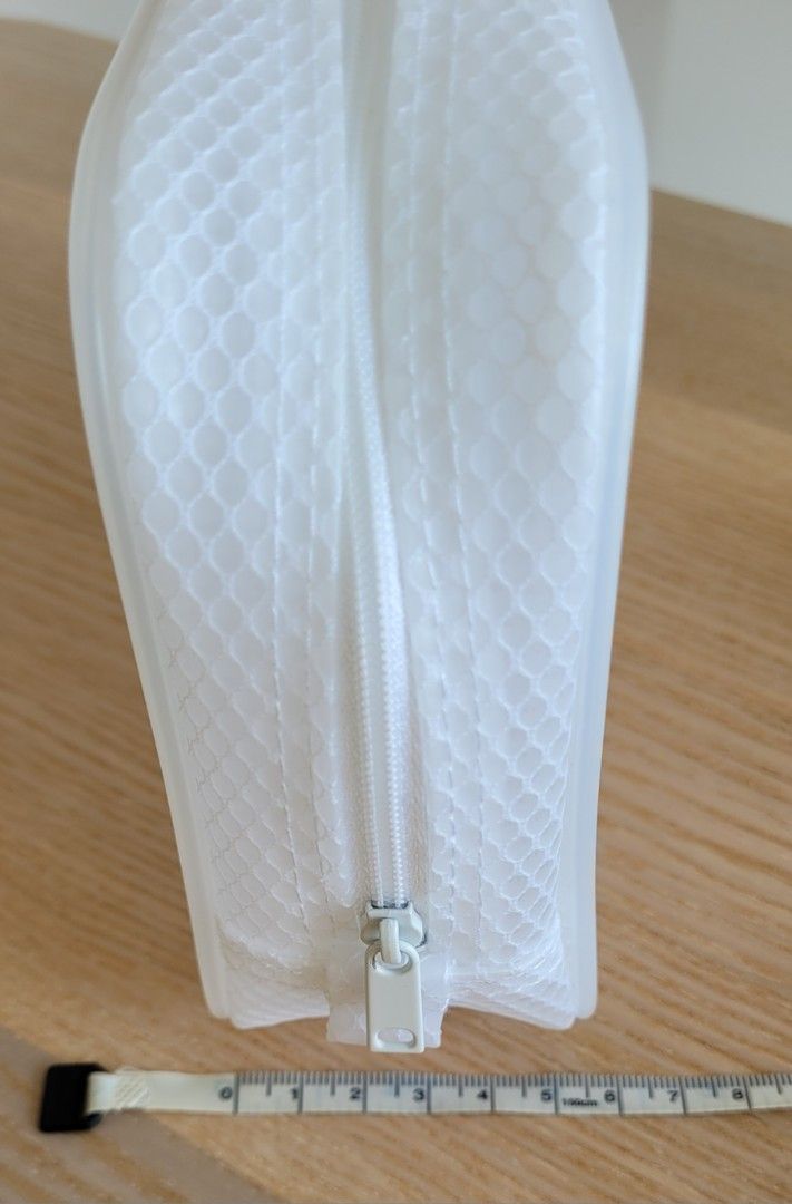 Muji Zipper Clear Pouch/Case, Hobbies & Toys, Travel, Travel Essentials ...